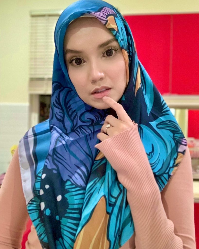 “Less friends less drama” – Faezah Elai Akui Tak Ramai Kawan Rapat | mDaily