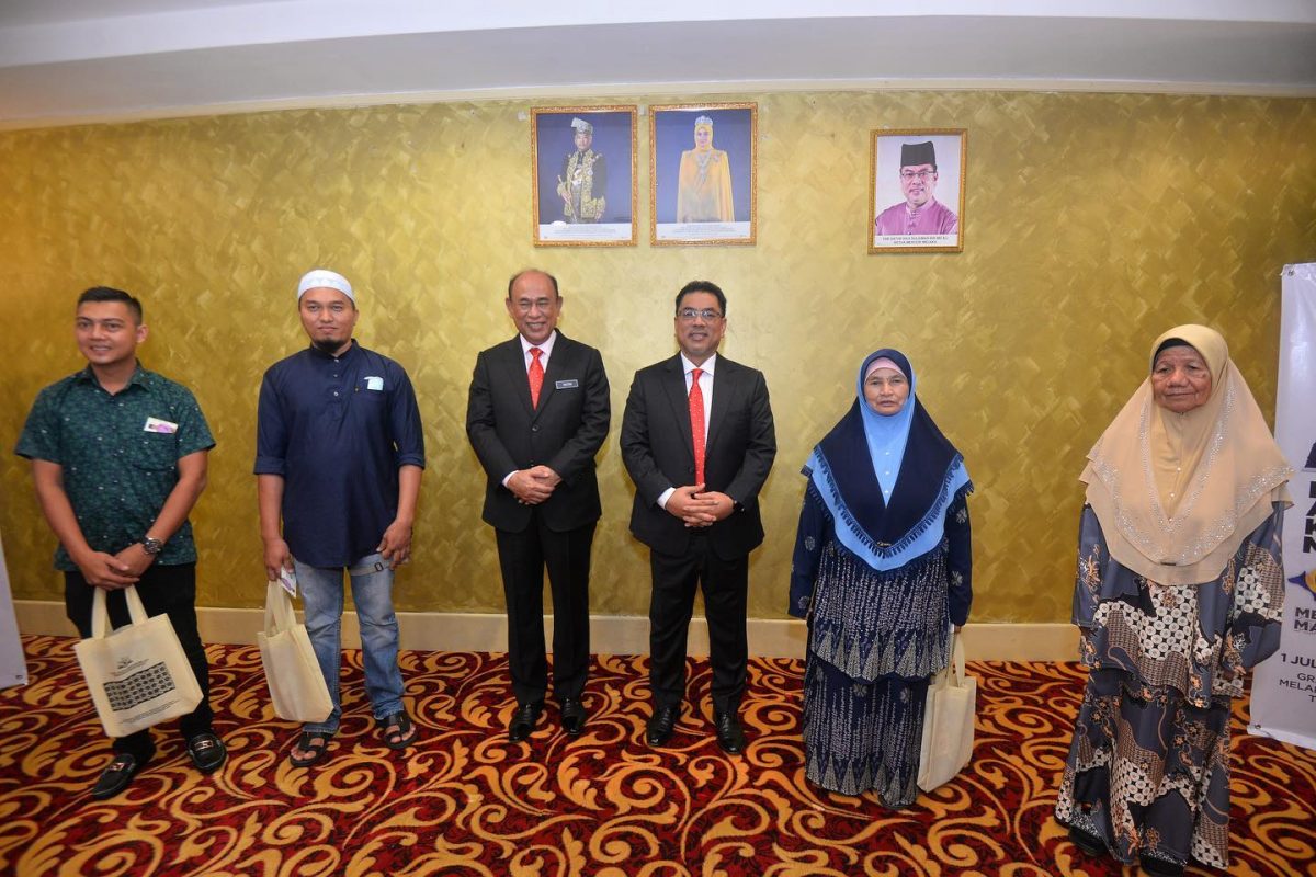 Inilah Nek Sapiah Yang Tular “Voice Note” Bertutur Loghat Melaka | mDaily