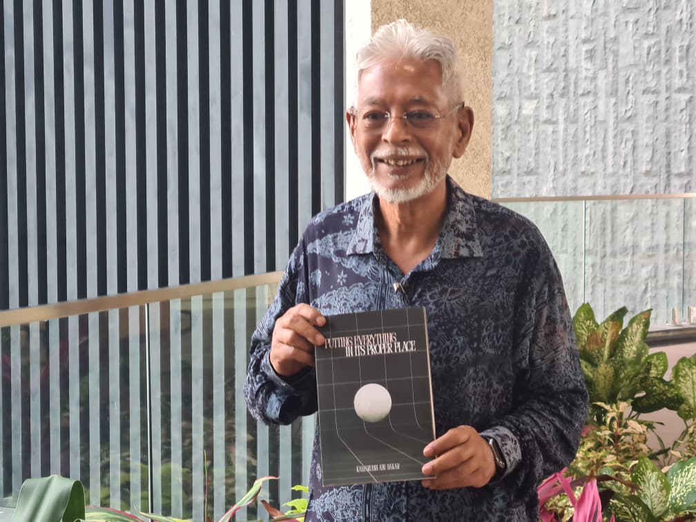 Putting Everything In Its Proper Place: Bukan Sekadar Autobiografi ...